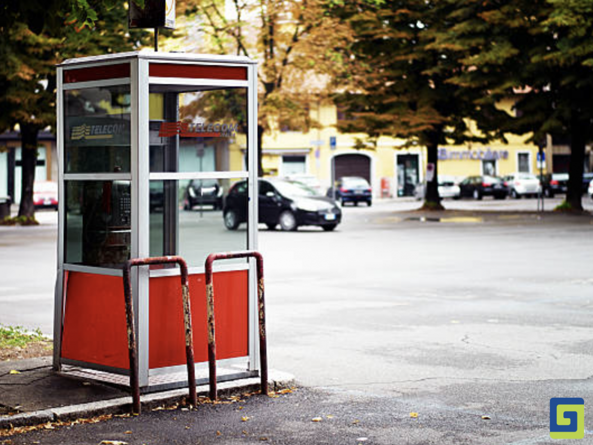 Phone booths goodbye: no more public service obligation